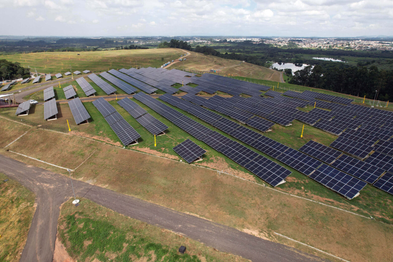 Aterro sanitário é transformado em usina solar em Curitiba
